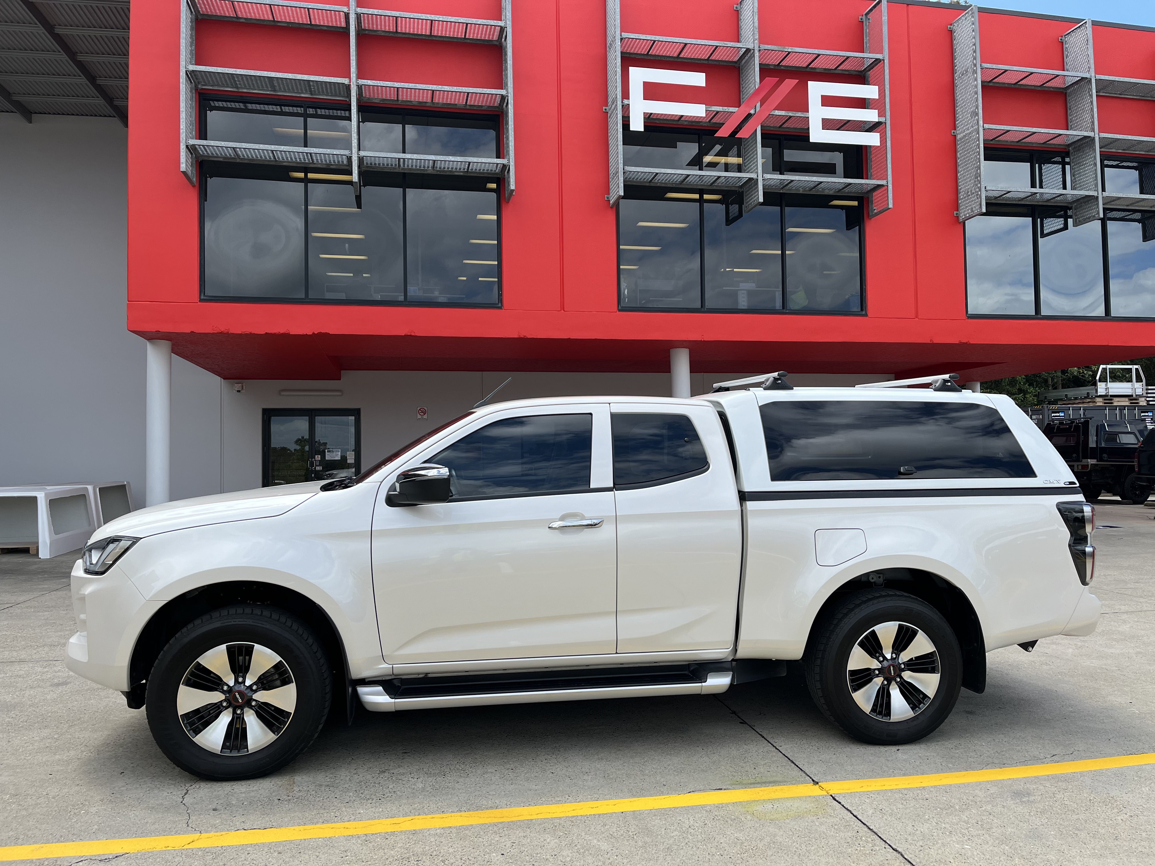 Alpha CMX-W Canopy with Glass Lift Up side doors to suit Isuzu D-Max 2 ...