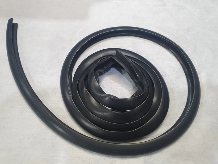 Tailgate Seal: P383 3xm Canopy Bottom Glazing Wedge(1metre) – Fully ...